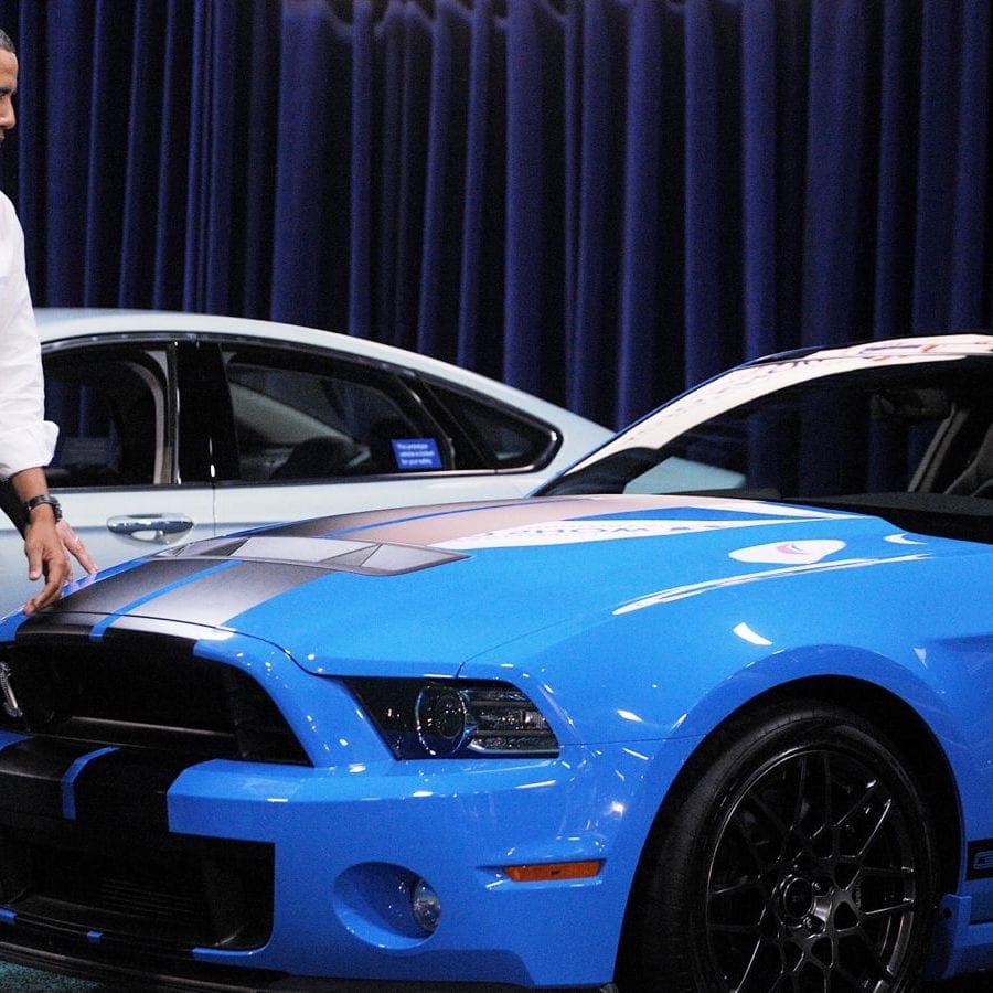 Photo of the Day: President Obama intrigued by 2013 Shelby GT500 ...