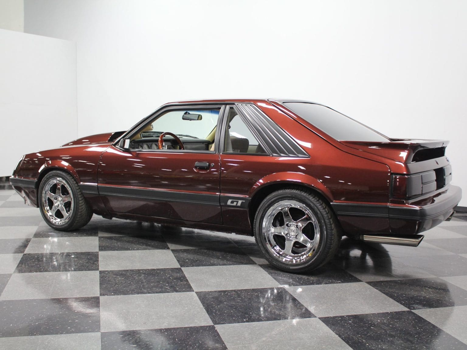 1985 Ford Mustang Pictures