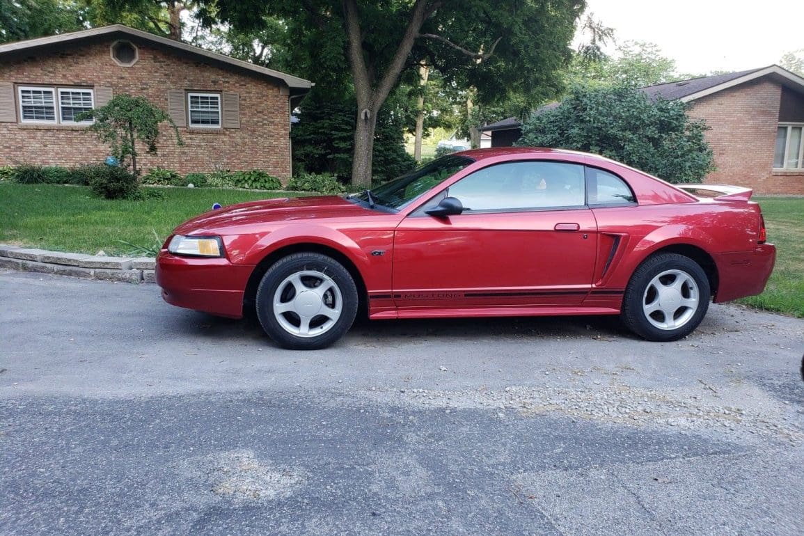 2000 Ford Mustang Research Center