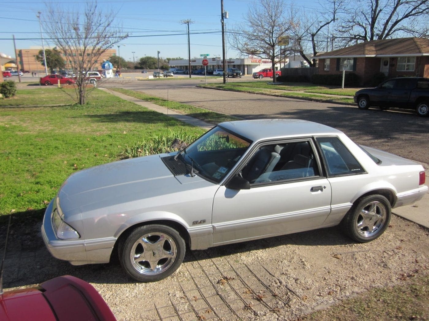 Light Crystal Blue 1991 Ford Mustang