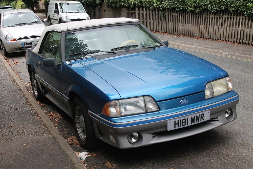 Light Crystal Blue 1990 Ford Mustang