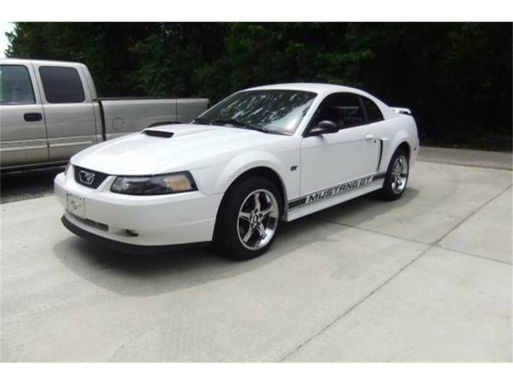 Oxford White 2001 Ford Mustang