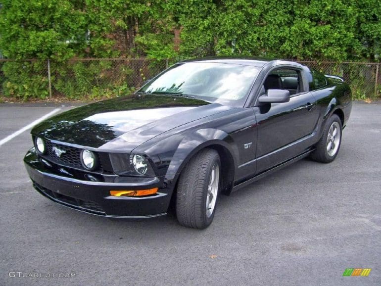 Black 2006 Ford Mustang