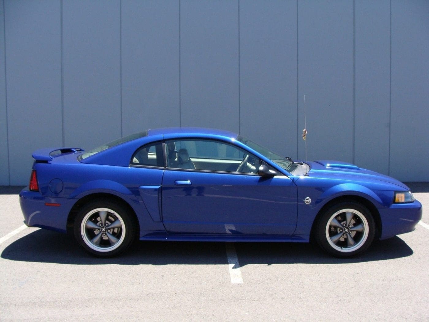 Sonic Blue 2004 Ford Mustang