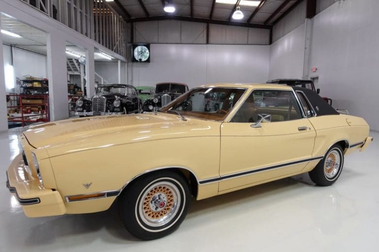 Medium Gold (Golden Glow) 1977 Ford Mustang