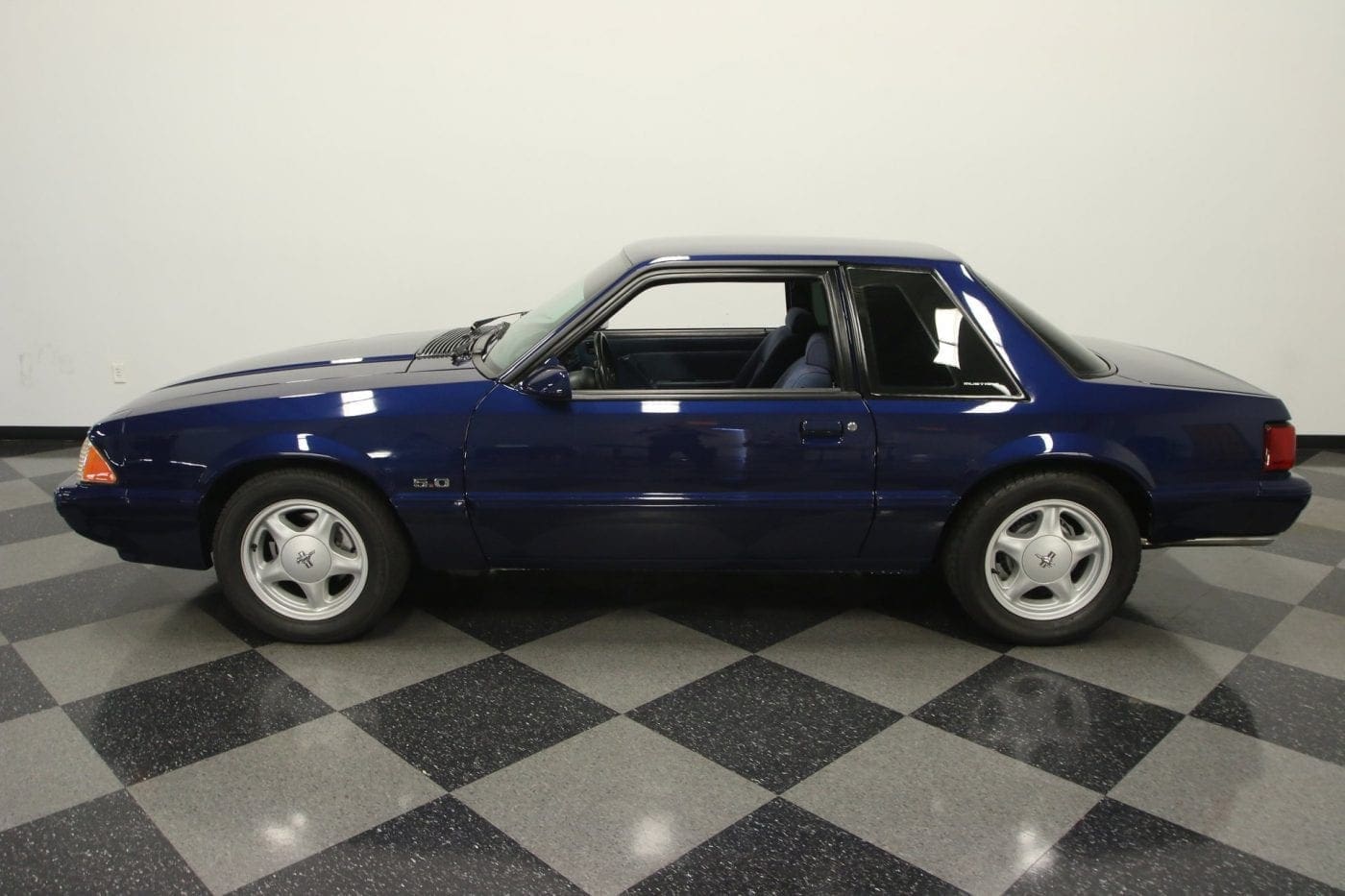 1988 Ford Mustang Research Center