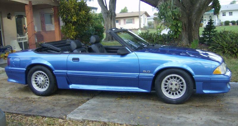 Bright Regatta Blue 1988 Ford Mustang