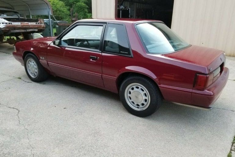 Cabernet Red 1989 Ford Mustang
