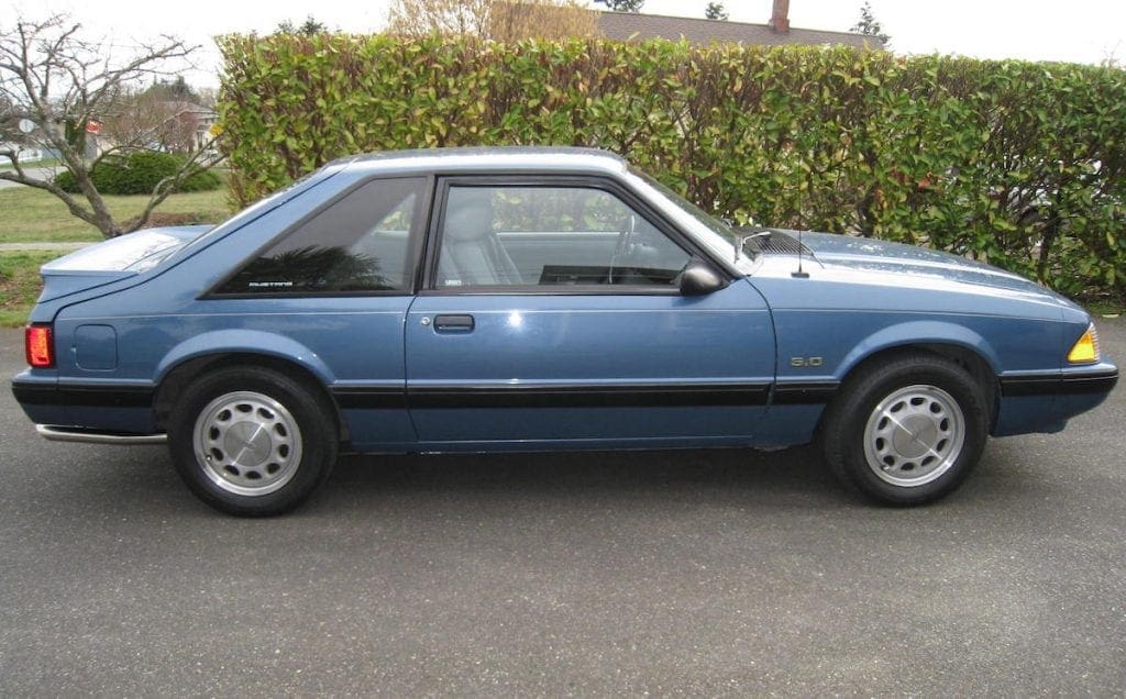 Medium Shadow Blue 1988 Ford Mustang