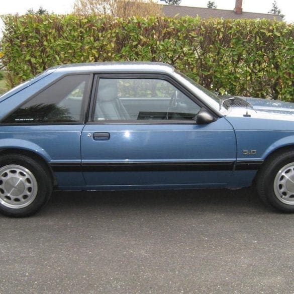 Medium Shadow Blue 1988 Ford Mustang