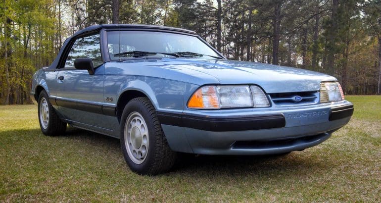 Light Crystal Blue 1990 Ford Mustang