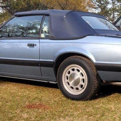 Light Crystal Blue 1990 Ford Mustang