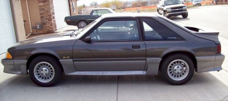 Dark Titanium 1990 Ford Mustang