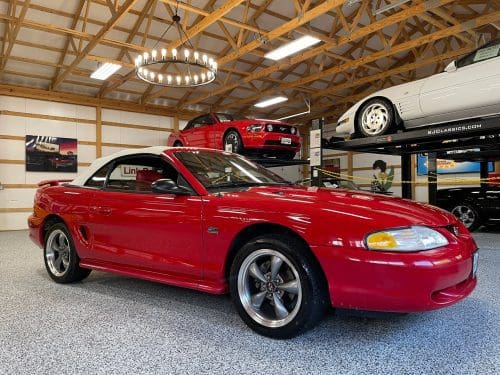 Vibrant Red 1995 Ford Mustang
