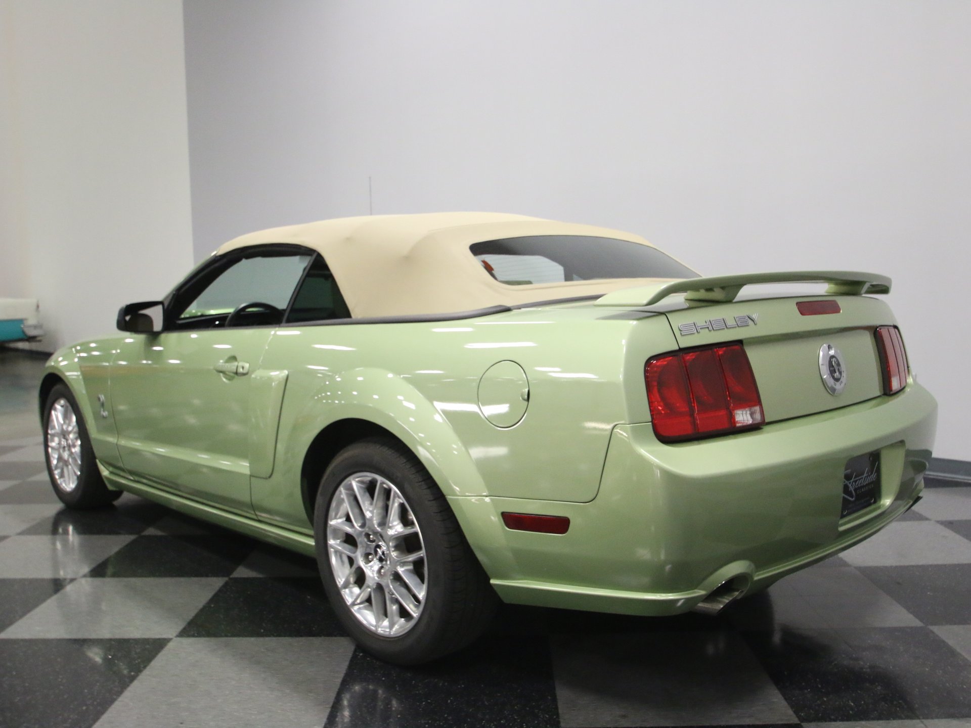 Legend Lime 2006 Ford Mustang