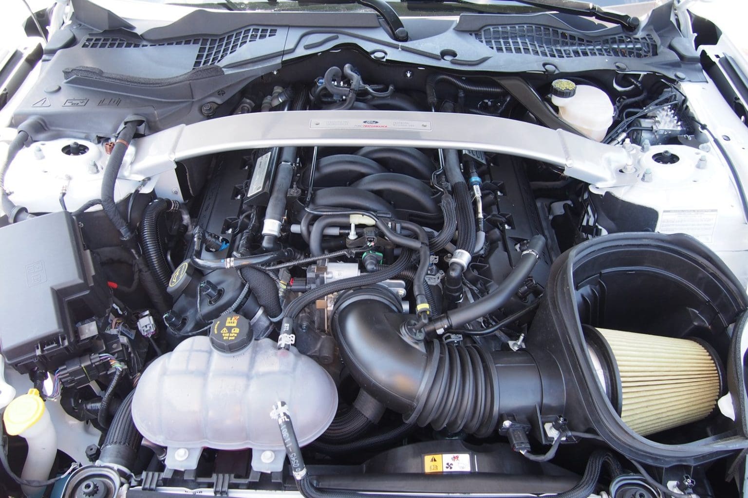 2017 Mustang Engine Information & Specs - 315 Ford Voodoo V8 (5.2L)