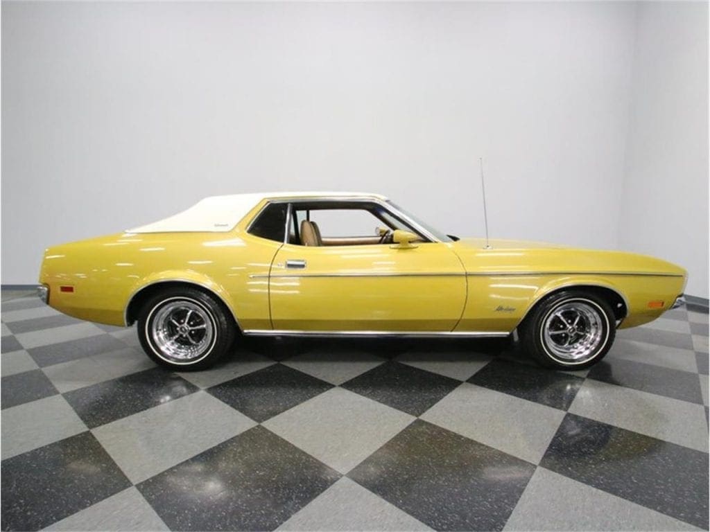 Bright Yellow Gold (Gold Glow) 1972 Ford Mustang