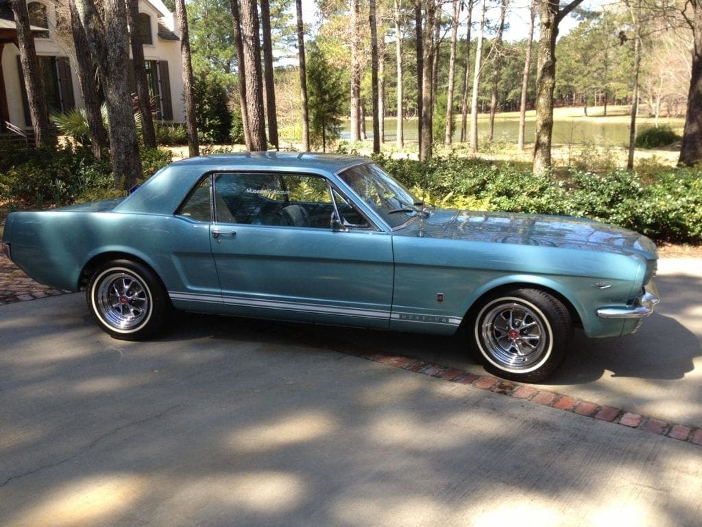 Tahoe Turquoise 1966 Ford Mustang