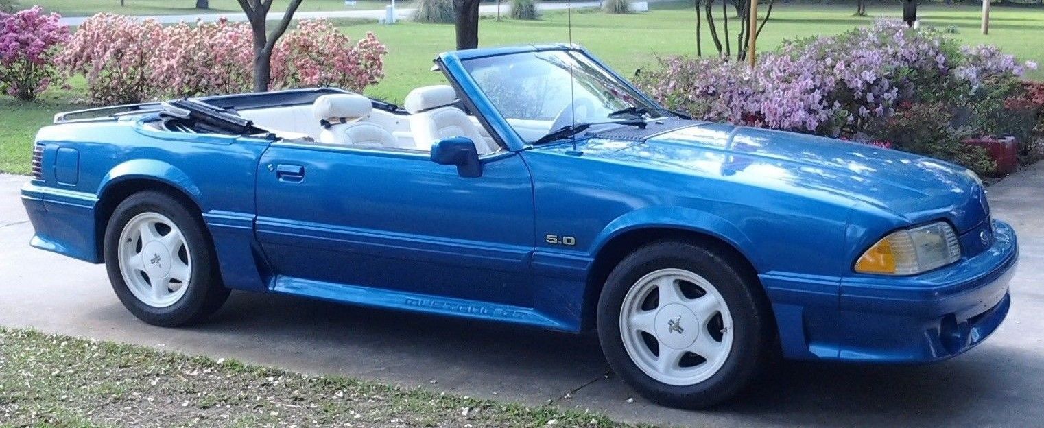 Bright Regatta Blue 1988 Ford Mustang