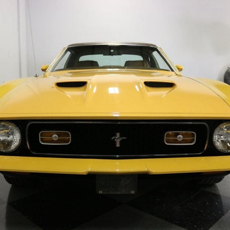 Medium Yellow Gold 1971 Ford Mustang