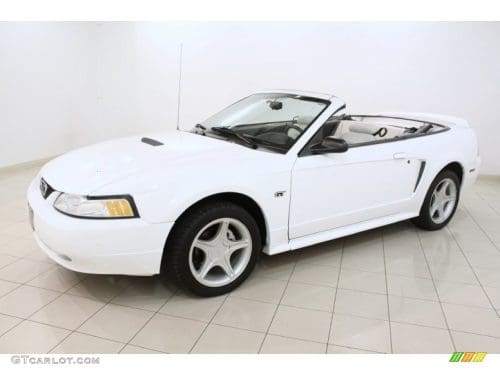 Crystal White 2000 Ford Mustang