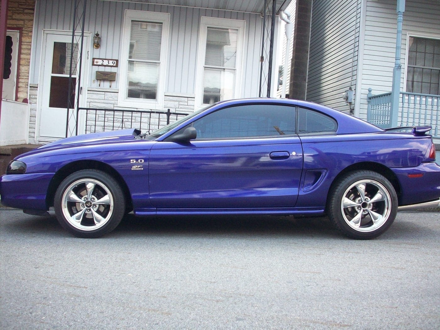 Sapphire Blue 1995 Ford Mustang
