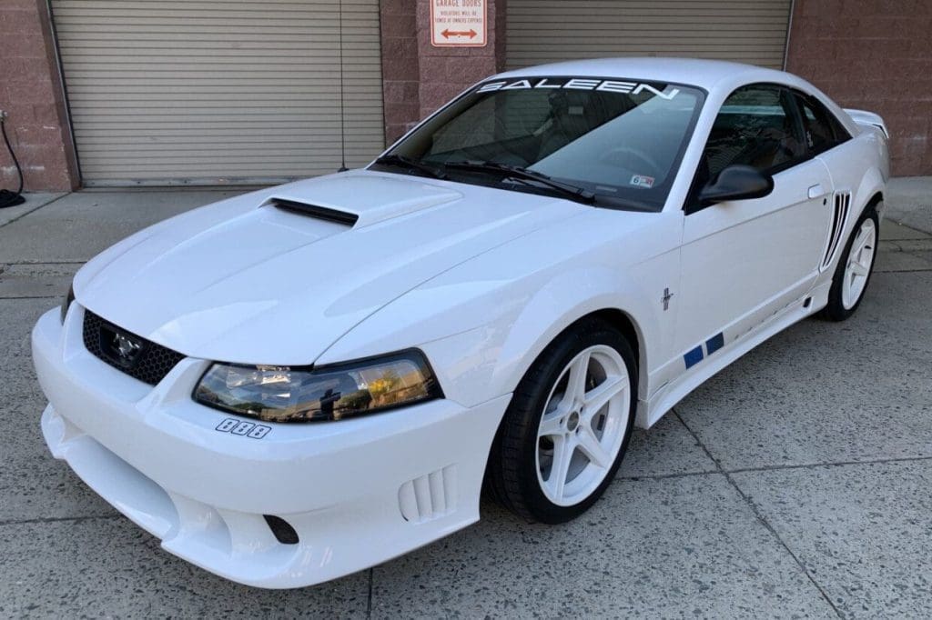 Oxford White 2001 Ford Mustang