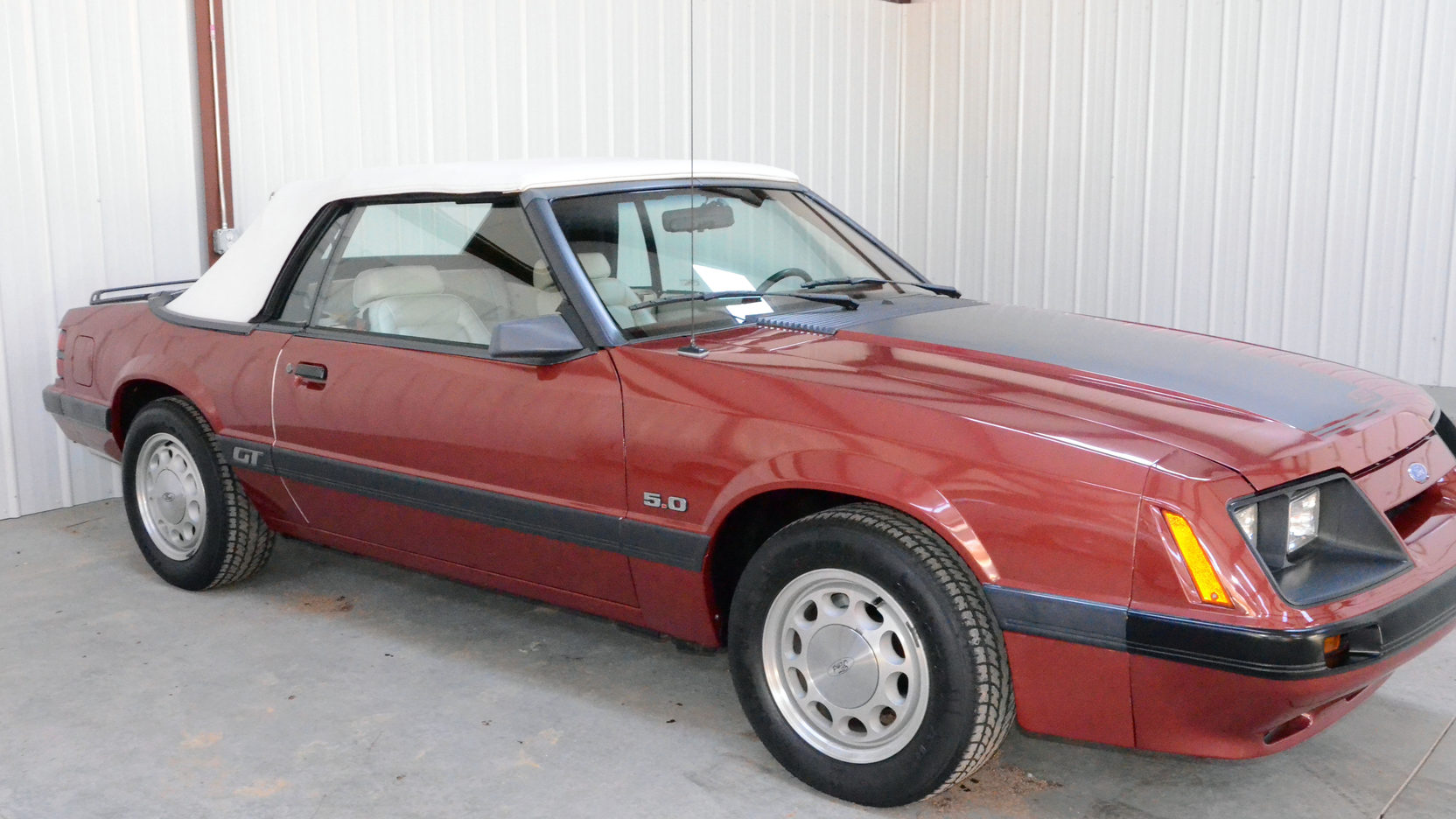 Medium Canyon Red 1986 Ford Mustang