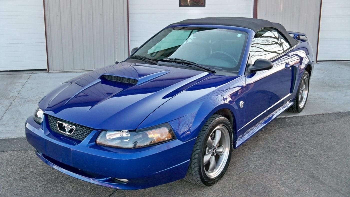 Sonic Blue 2004 Ford Mustang