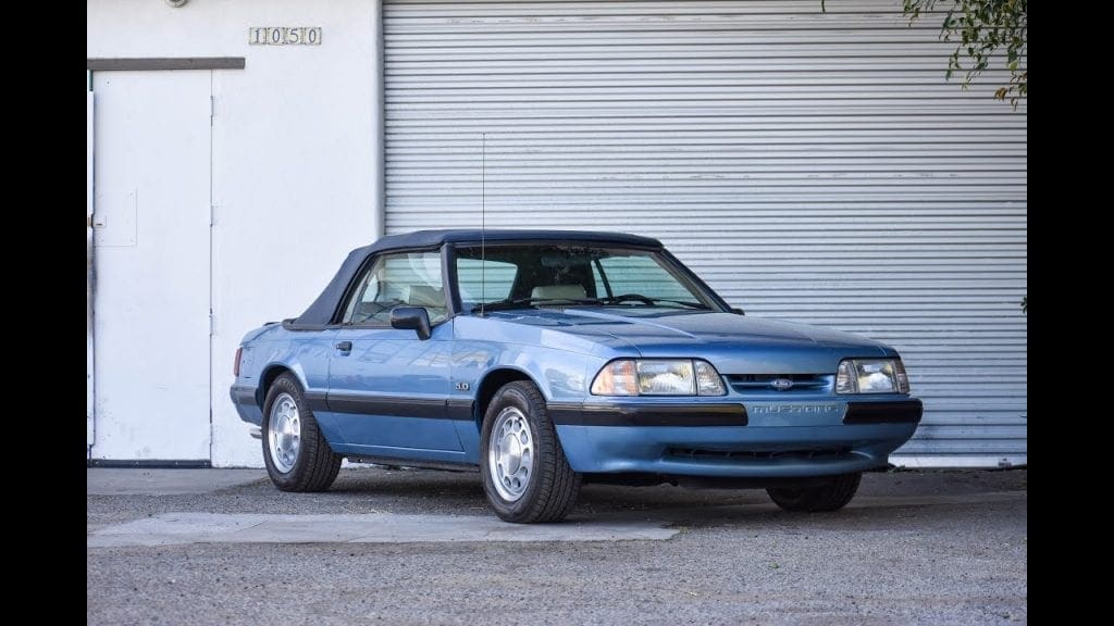 Light Crystal Blue 1990 Ford Mustang