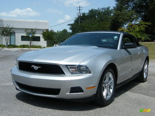 Brilliant Silver 2010 Ford Mustang