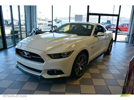 Wimbledon White 2015 Ford Mustang