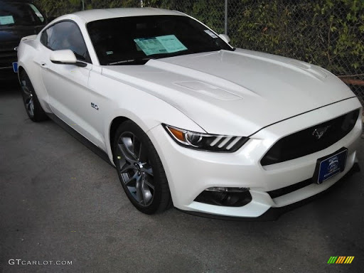 White Platinum 2017 Ford Mustang