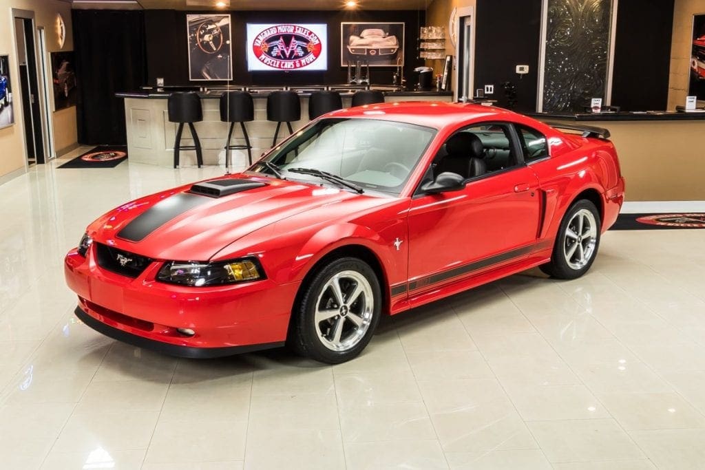 Video: 2003 Ford Mustang Mach 1 In-Depth Tour - Mustang Specs