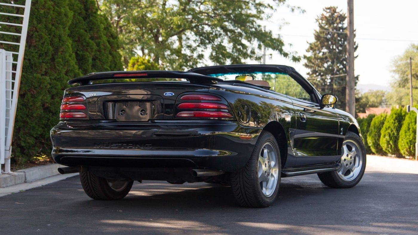 1995 Ford Mustang SVT Cobra Wallpapers | MustangSpecs.com