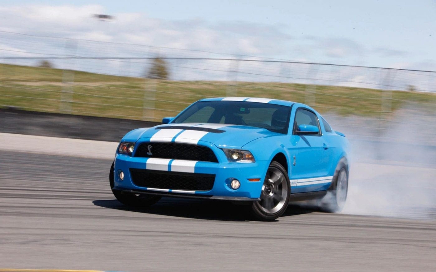Video: Testing The 2010 Ford Mustang Shelby GT500 - Mustang Specs