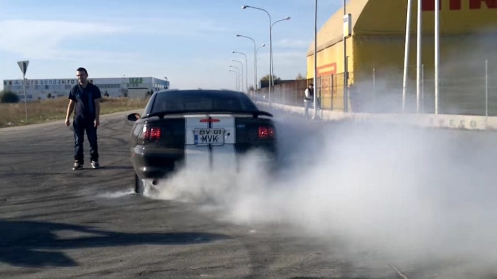 Video: 1997 Ford Mustang Burnouts + Drag Race - Mustang Specs