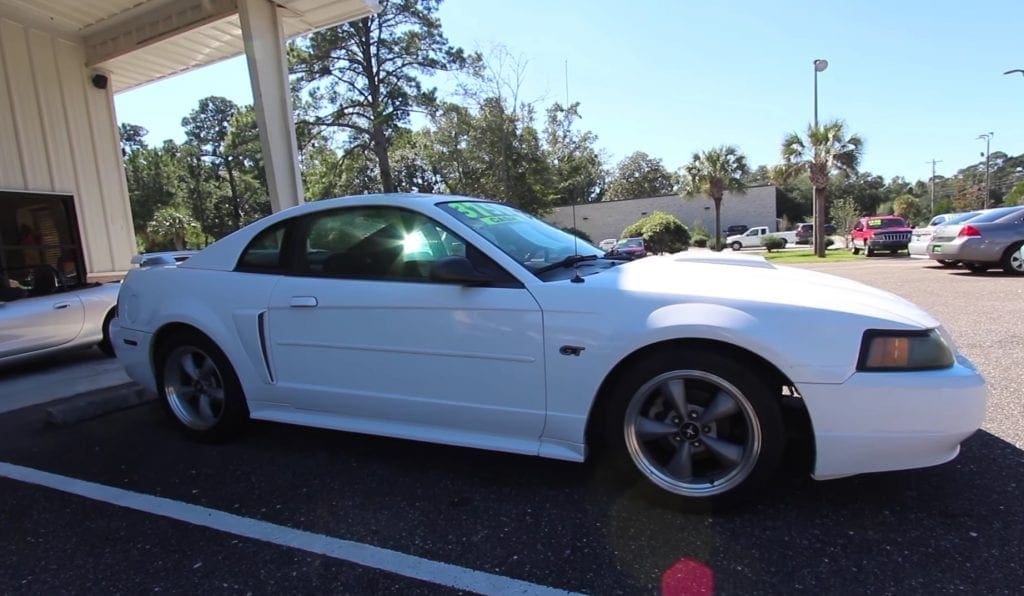 Video: 2003 Ford Mustang GT In-Depth Tour - Mustang Specs