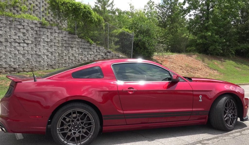 Video: 2014 Ford Mustang Shelby GT500 In-Depth Tour - Mustang Specs