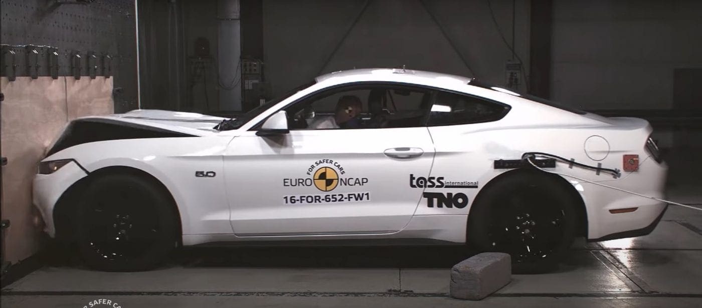 Video: 2017 Ford Mustang - Crash Test - Mustang Specs