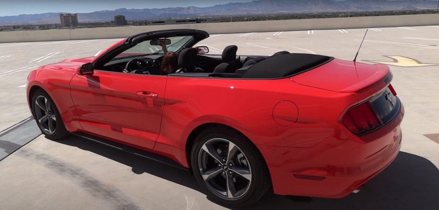Video: 2015 Ford Mustang EcoBoost Convertible - Soft Top Open/Close ...