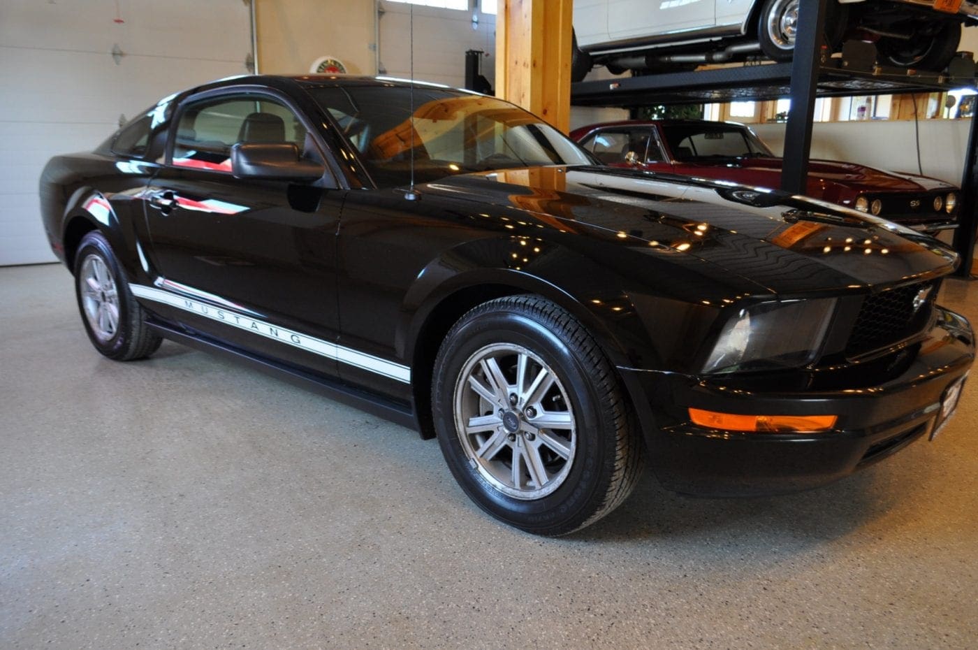 2006 Ford Mustang Wallpapers | MustangSpecs.com