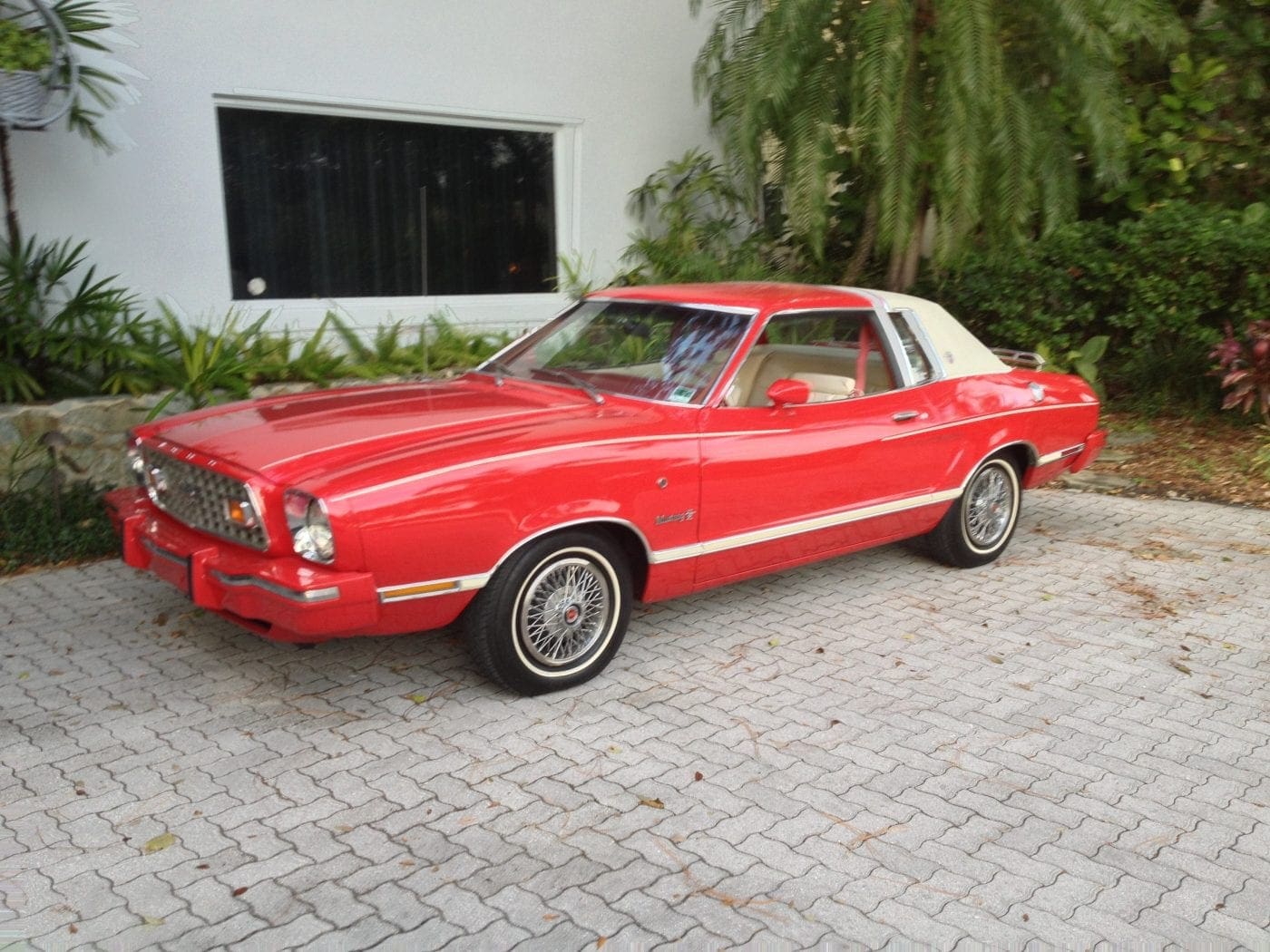 1976 Ford Mustang Ghia Wallpapers | MustangSpecs.com