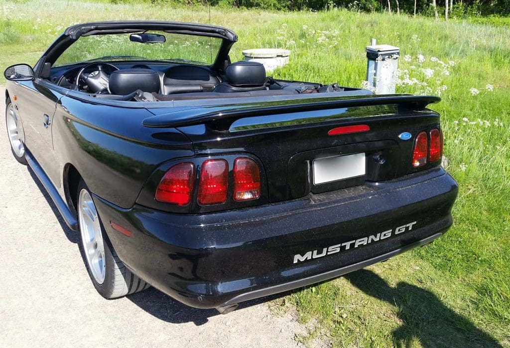 1996 Ford Mustang GT Wallpapers | MustangSpecs.com