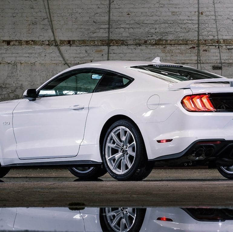 Oxford White 2022 Ford Mustang