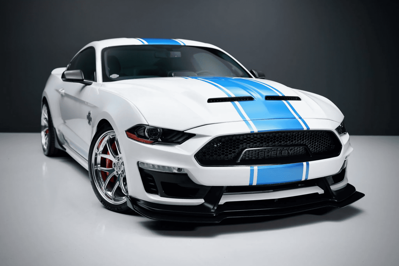 Video: 2012 Mustang GT modded with Galaxy Tablet - Mustang Specs