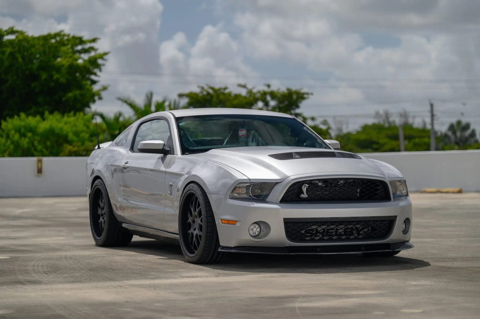 Azure Blue 2004 Ford Mustang