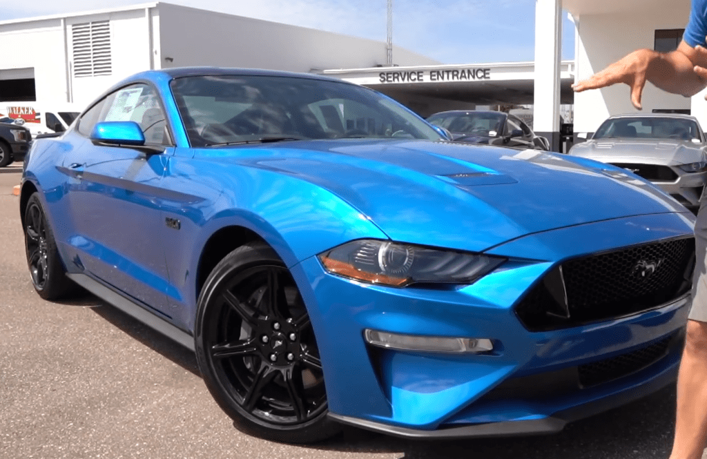 2020 vs 2018 Mustang GT: 10-Speed Auto vs 6-Speed Manual Comparison ...